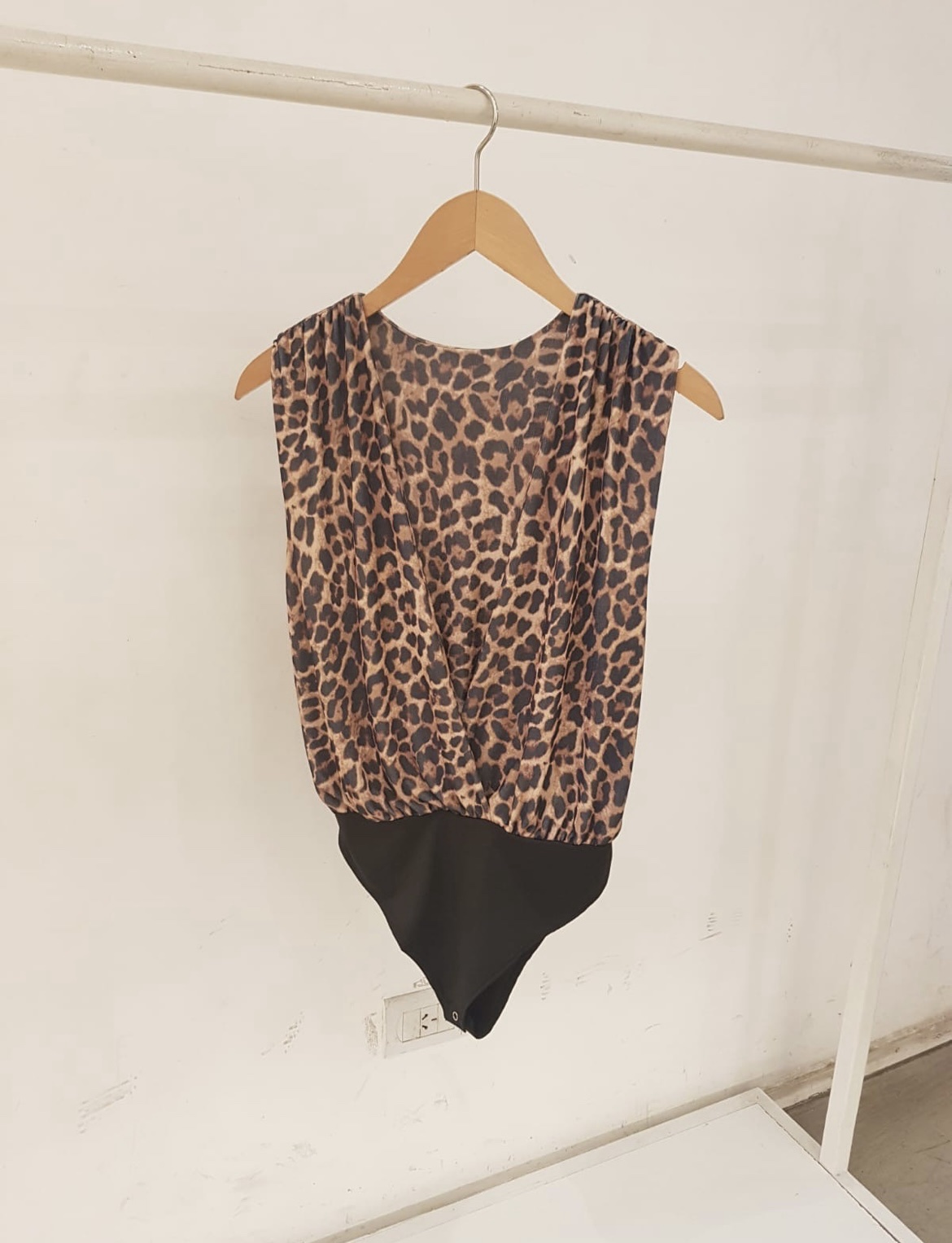 Body Leopard – Akira